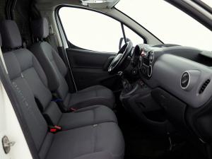 Balts Citroen Berlingo 2013 Tallina, ar dzinēja tilpumu 1.60 L un nobraukumu 189 tūkst. km par 2299 €, foto 14 vietnē AUTOMOTO.COM.LV