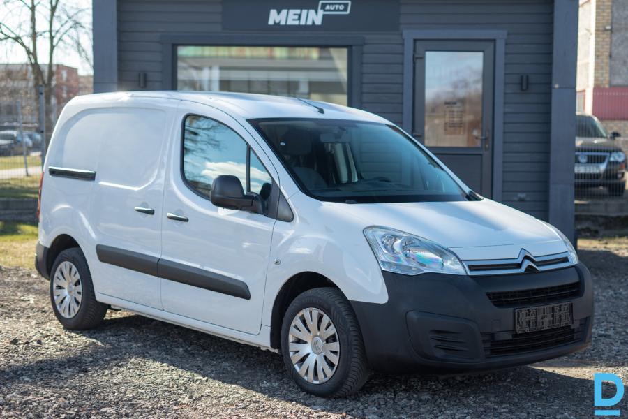 Balts Citroen Berlingo 2015 Liepāja, ar dzinēja tilpumu 1.60 L un nobraukumu 235 tūkst. km par 5450 €, foto 1 vietnē AUTOMOTO.COM.LV