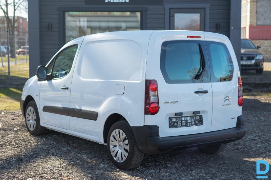Balts Citroen Berlingo 2015 Liepāja, ar dzinēja tilpumu 1.60 L un nobraukumu 235 tūkst. km par 5450 €, foto 4 vietnē AUTOMOTO.COM.LV
