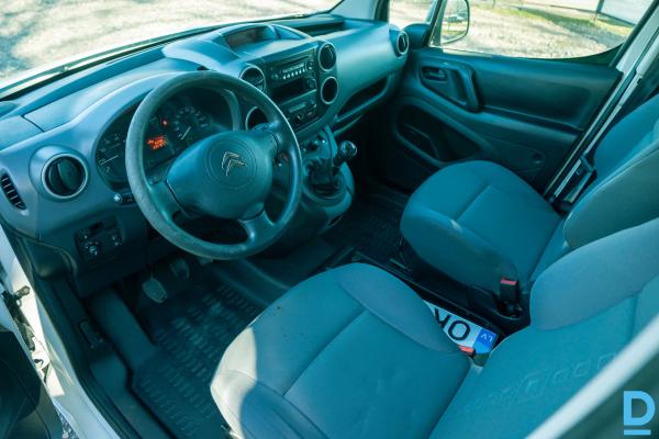 Balts Citroen Berlingo 2015 Liepāja, ar dzinēja tilpumu 1.60 L un nobraukumu 235 tūkst. km par 5450 €, foto 5 vietnē AUTOMOTO.COM.LV