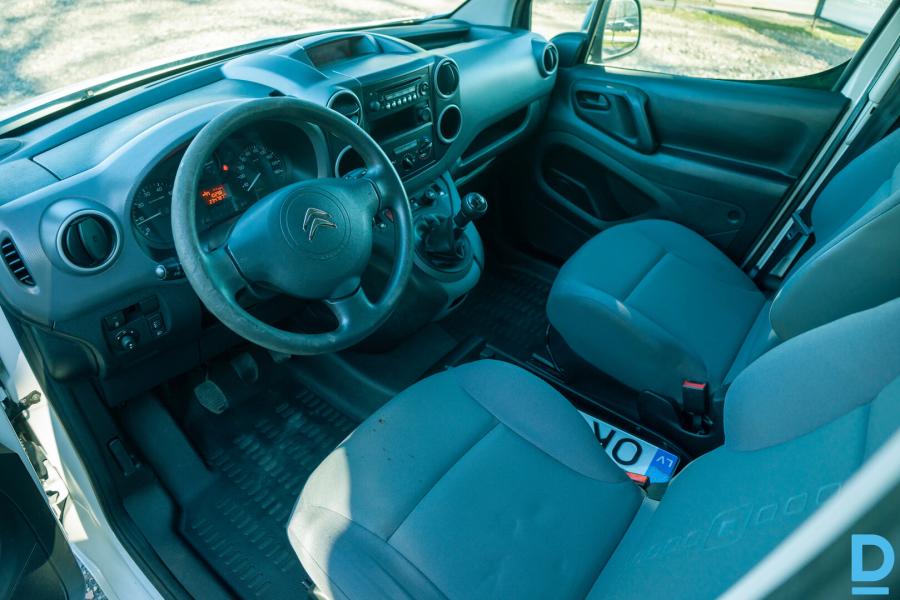 Balts Citroen Berlingo 2015 Liepāja, ar dzinēja tilpumu 1.60 L un nobraukumu 235 tūkst. km par 5450 €, foto 6 vietnē AUTOMOTO.COM.LV