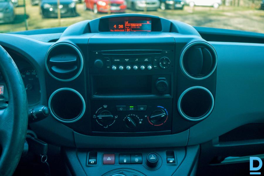 Balts Citroen Berlingo 2015 Liepāja, ar dzinēja tilpumu 1.60 L un nobraukumu 235 tūkst. km par 5450 €, foto 9 vietnē AUTOMOTO.COM.LV