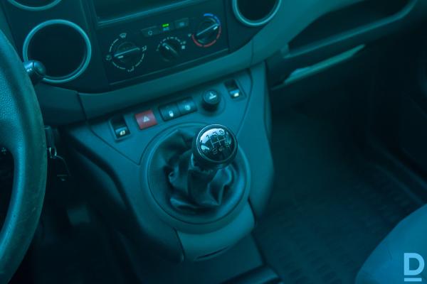 Balts Citroen Berlingo 2015 Liepāja, ar dzinēja tilpumu 1.60 L un nobraukumu 235 tūkst. km par 5450 €, foto 9 vietnē AUTOMOTO.COM.LV
