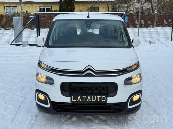 White Citroen Berlingo 2018 in Riga, with an engine capacity of 1.50 L and mileage of 159 thousand km for 8995 €, photo 4 on AUTOMOTO.COM.LV