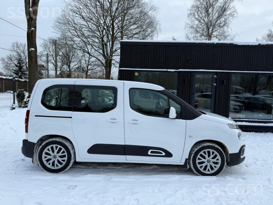 White Citroen Berlingo 2018 in Riga, with an engine capacity of 1.50 L and mileage of 159 thousand km for 8995 €, photo 5 on AUTOMOTO.COM.LV