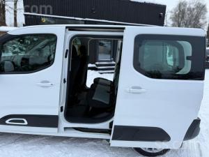 White Citroen Berlingo 2018 in Riga, with an engine capacity of 1.50 L and mileage of 159 thousand km for 8995 €, photo 13 on AUTOMOTO.COM.LV