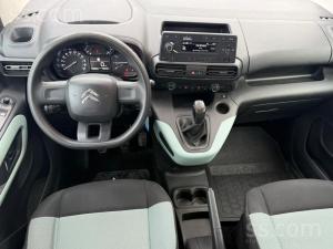 White Citroen Berlingo 2018 in Riga, with an engine capacity of 1.50 L and mileage of 159 thousand km for 8995 €, photo 17 on AUTOMOTO.COM.LV
