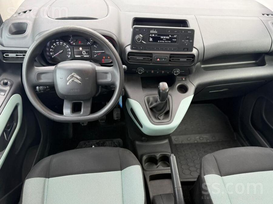 White Citroen Berlingo 2018 in Riga, with an engine capacity of 1.50 L and mileage of 159 thousand km for 8995 €, photo 17 on AUTOMOTO.COM.LV
