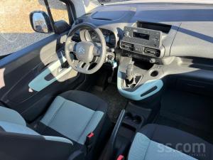 Balts Citroen Berlingo 2018 Rīga, ar dzinēja tilpumu 1.50 L un nobraukumu 159 tūkst. km par 7690 €, foto 18 vietnē AUTOMOTO.COM.LV