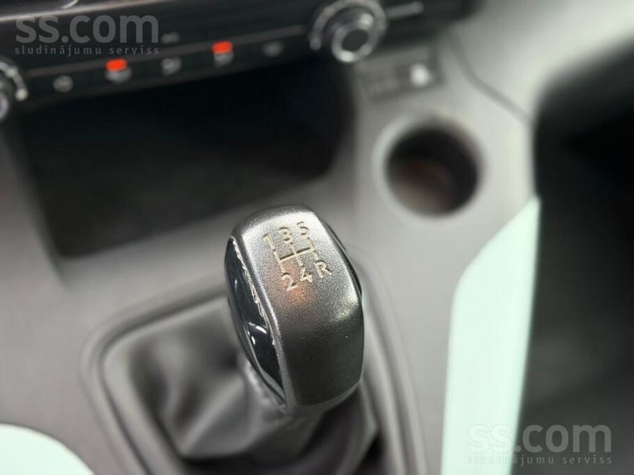 Balts Citroen Berlingo 2018 Rīga, ar dzinēja tilpumu 1.50 L un nobraukumu 159 tūkst. km par 8995 €, foto 21 vietnē AUTOMOTO.COM.LV