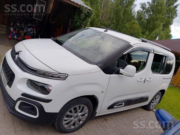 White Citroen Berlingo 2019 in Rezekne, with an engine capacity of 1.50 L and mileage of 120 thousand km for 9000 €, photo 2 on AUTOMOTO.COM.LV