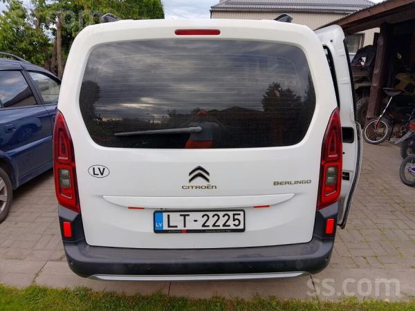 White Citroen Berlingo 2019 in Rezekne, with an engine capacity of 1.50 L and mileage of 120 thousand km for 9000 €, photo 4 on AUTOMOTO.COM.LV