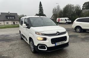 White Citroen Berlingo 2020 in Viljandi, with an engine capacity of 1.50 L and mileage of 150 thousand km for 9400 €, photo 10 on AUTOMOTO.COM.LV