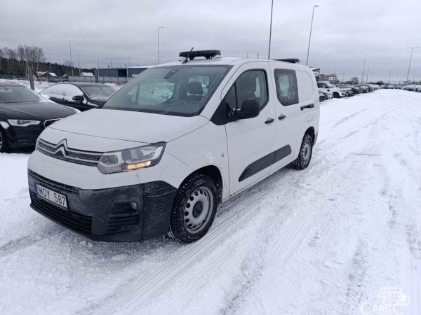 White Citroen Berlingo 2023 in Avizieniai, with an engine capacity of 1.50 L and mileage of 87 thousand km for 14520 €, photo 1 on AUTOMOTO.COM.LV