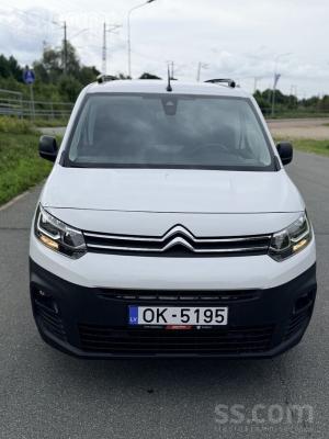 White Citroen Berlingo 2023 in Riga, with an engine capacity of 1.50 L and mileage of 41 thousand km for 14250 €, photo 3 on AUTOMOTO.COM.LV