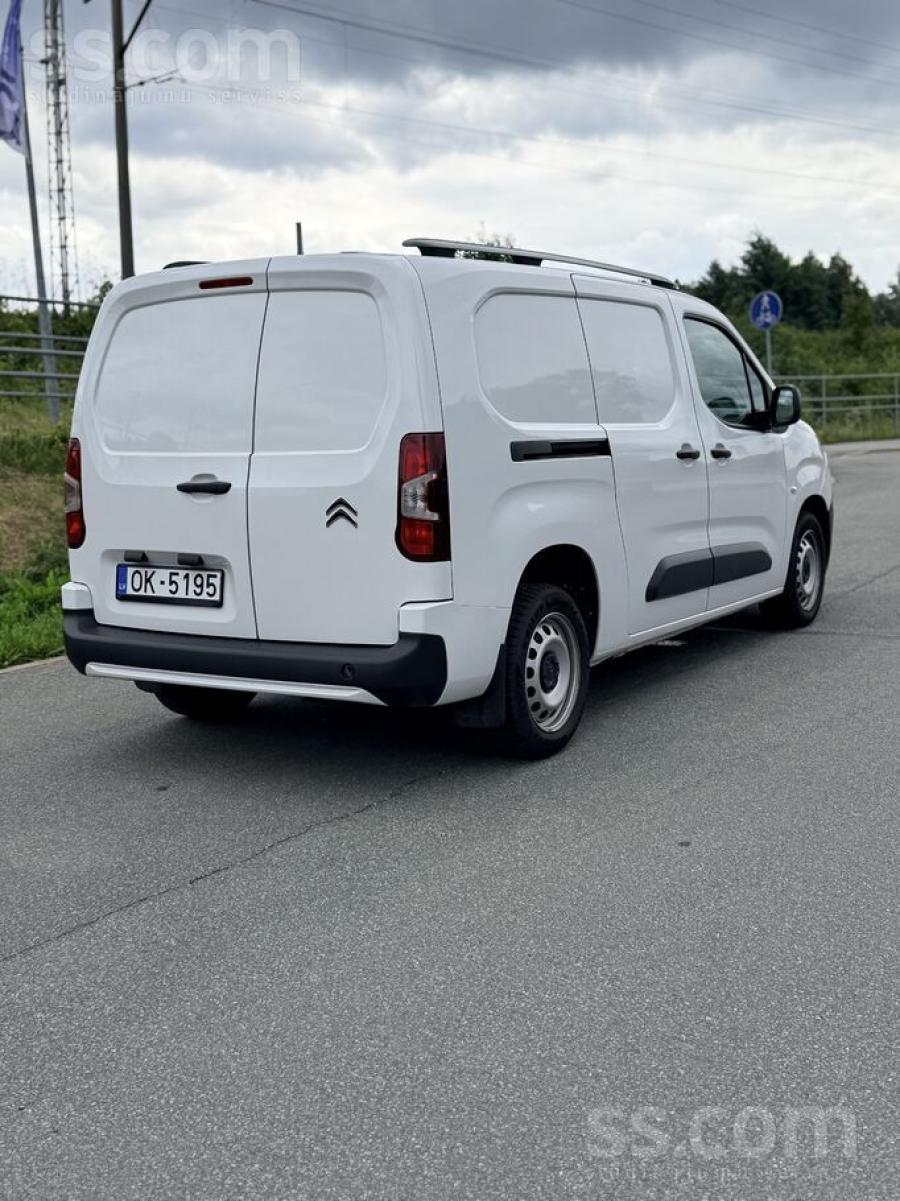 White Citroen Berlingo 2023 in Riga, with an engine capacity of 1.50 L and mileage of 41 thousand km for 14250 €, photo 6 on AUTOMOTO.COM.LV