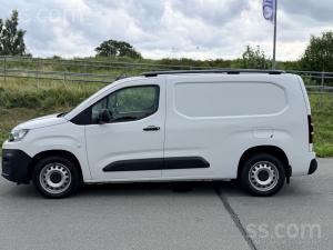 White Citroen Berlingo 2023 in Riga, with an engine capacity of 1.50 L and mileage of 41 thousand km for 14250 €, photo 9 on AUTOMOTO.COM.LV