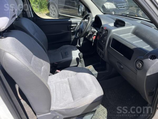 Balts Citroen Berlingo 2007 Rīga, ar dzinēja tilpumu 1.40 L un nobraukumu 245 tūkst. km par 499 €, foto 7 vietnē AUTOMOTO.COM.LV