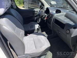 White Citroen Berlingo 2007 in Riga, with an engine capacity of 1.40 L and mileage of 245 thousand km for 499 €, photo 8 on AUTOMOTO.COM.LV