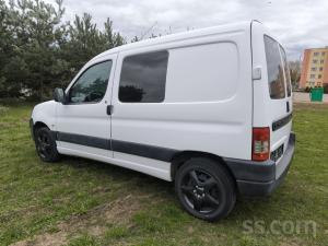 Balts Citroen Berlingo 2007 Ludza, ar dzinēja tilpumu 1.90 L un nobraukumu 240 tūkst. km par 1990 €, foto 9 vietnē AUTOMOTO.COM.LV