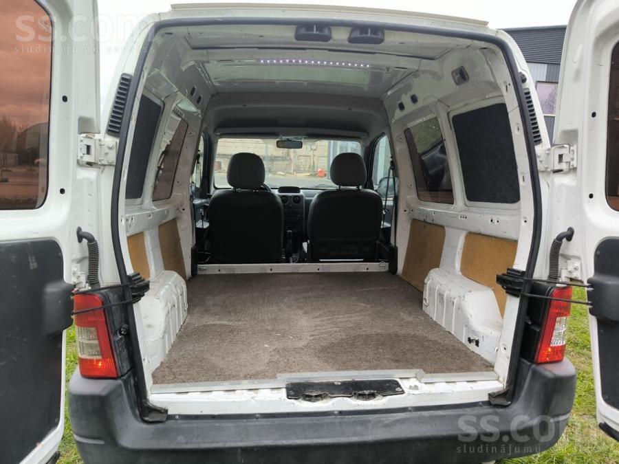 Balts Citroen Berlingo 2007 Ludza, ar dzinēja tilpumu 1.90 L un nobraukumu 240 tūkst. km par 1990 €, foto 12 vietnē AUTOMOTO.COM.LV