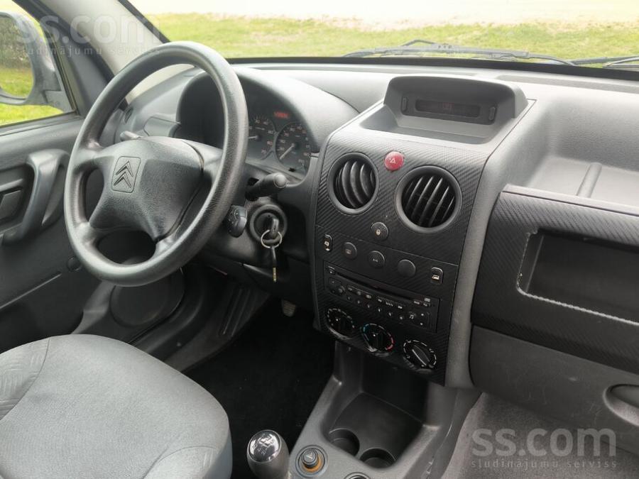 Balts Citroen Berlingo 2007 Ludza, ar dzinēja tilpumu 1.90 L un nobraukumu 240 tūkst. km par 1990 €, foto 14 vietnē AUTOMOTO.COM.LV