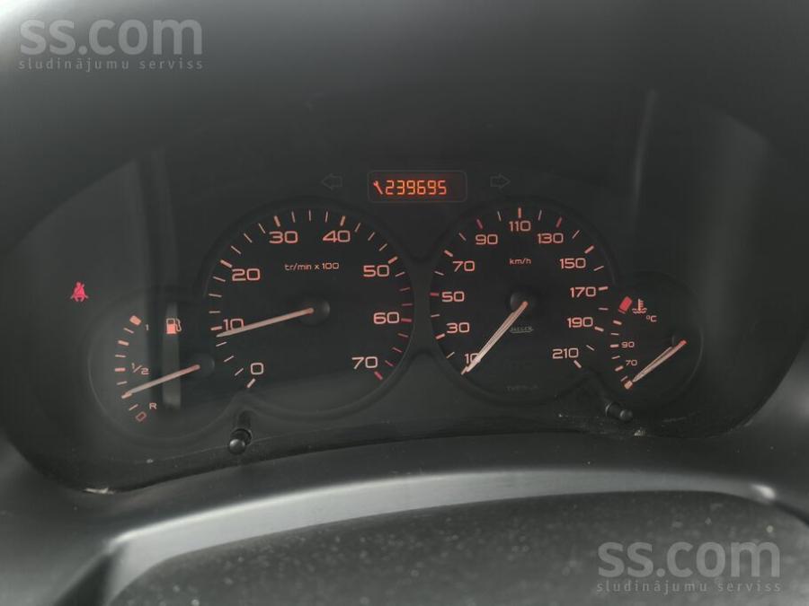 Balts Citroen Berlingo 2007 Ludza, ar dzinēja tilpumu 1.90 L un nobraukumu 240 tūkst. km par 1990 €, foto 15 vietnē AUTOMOTO.COM.LV