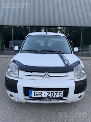 White Citroen Berlingo 2007 in Riga, with an engine capacity of 1.40 L and mileage of 0 thousand km for 1550 €, photo  on AUTOMOTO.COM.LV