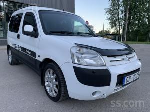 White Citroen Berlingo 2007 in Riga, with an engine capacity of 1.40 L and mileage of 0 thousand km for 1550 €, photo 3 on AUTOMOTO.COM.LV