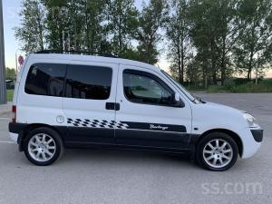 White Citroen Berlingo 2007 in Riga, with an engine capacity of 1.40 L and mileage of 0 thousand km for 1550 €, photo 6 on AUTOMOTO.COM.LV