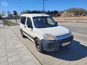 White Citroen Berlingo 2008 in Vilnius, with an engine capacity of 1.60 L and mileage of 351 thousand km for 430 €, photo 4 on AUTOMOTO.COM.LV