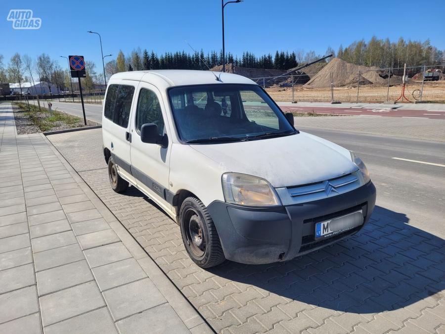 White Citroen Berlingo 2008 in Vilnius, with an engine capacity of 1.60 L and mileage of 351 thousand km for 430 €, photo 4 on AUTOMOTO.COM.LV