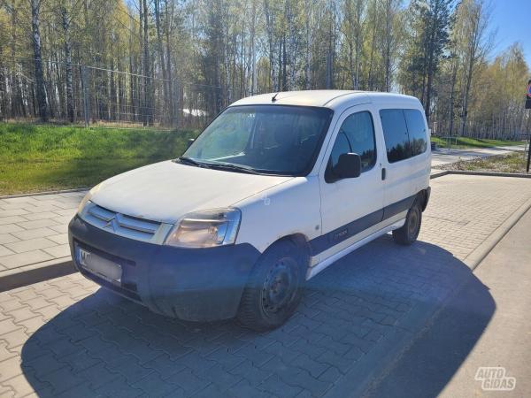 Balts Citroen Berlingo 2008 Viļņa, ar dzinēja tilpumu 1.60 L un nobraukumu 351 tūkst. km par 550 €, foto 3 vietnē AUTOMOTO.COM.LV