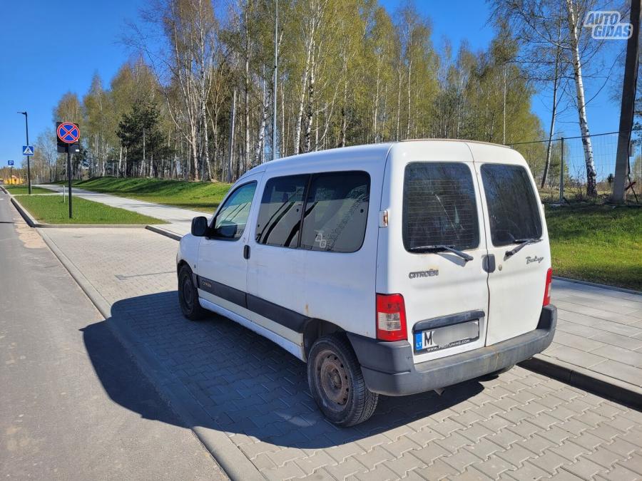 White Citroen Berlingo 2008 in Vilnius, with an engine capacity of 1.60 L and mileage of 351 thousand km for 550 €, photo 5 on AUTOMOTO.COM.LV