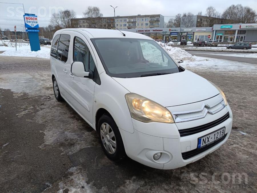 Balts Citroen Berlingo 2009 Rīga, ar dzinēja tilpumu 1.60 L un nobraukumu 0 tūkst. km par 3300 €, foto 1 vietnē AUTOMOTO.COM.LV