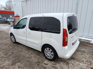 Balts Citroen Berlingo 2009 Rīga, ar dzinēja tilpumu 1.60 L un nobraukumu 0 tūkst. km par 3300 €, foto 3 vietnē AUTOMOTO.COM.LV