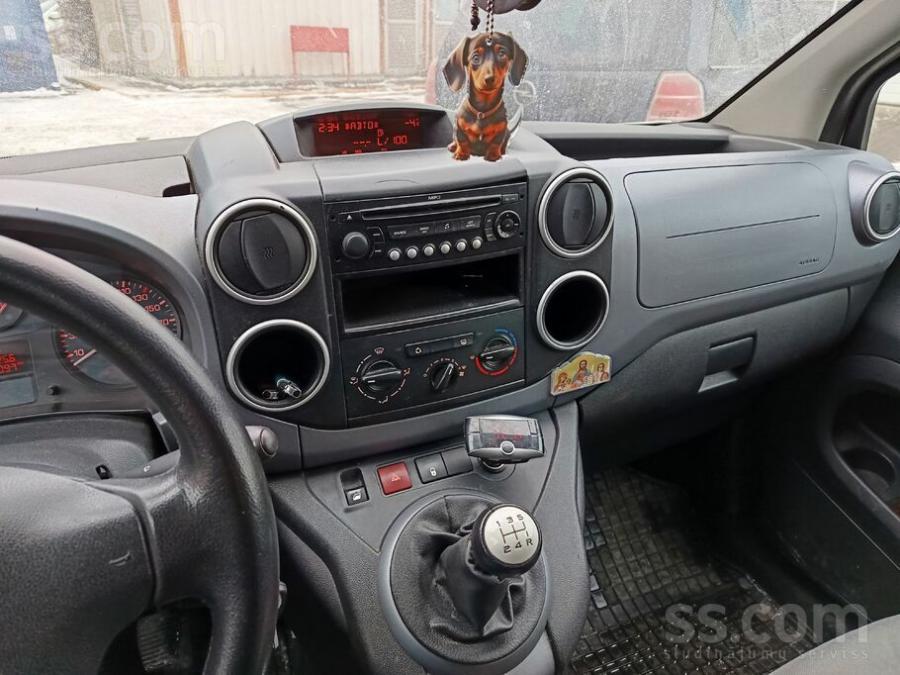 Balts Citroen Berlingo 2009 Rīga, ar dzinēja tilpumu 1.60 L un nobraukumu 0 tūkst. km par 3300 €, foto 6 vietnē AUTOMOTO.COM.LV