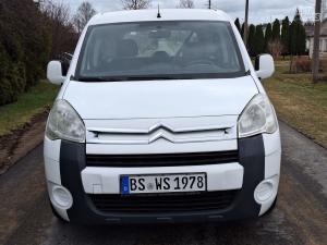 White Citroen Berlingo 2009 in Mazeikiai, with an engine capacity of 1.60 L and mileage of 285 thousand km for 3850 €, photo 4 on AUTOMOTO.COM.LV