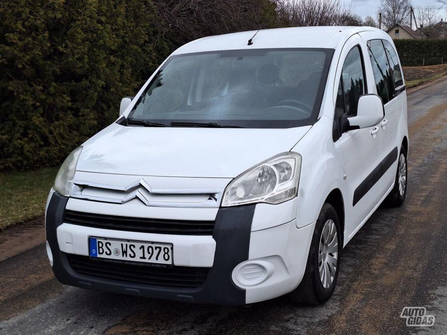 White Citroen Berlingo 2009 in Mazeikiai, with an engine capacity of 1.60 L and mileage of 285 thousand km for 3850 €, photo 5 on AUTOMOTO.COM.LV
