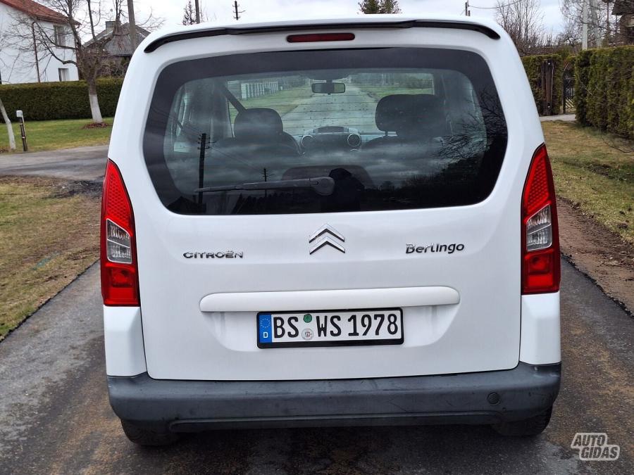 White Citroen Berlingo 2009 in Mazeikiai, with an engine capacity of 1.60 L and mileage of 285 thousand km for 3850 €, photo 9 on AUTOMOTO.COM.LV