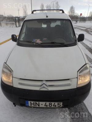 White Citroen Berlingo 2010 in Riga, with an engine capacity of 1.40 L and mileage of 310 thousand km for 600 €, photo 2 on AUTOMOTO.COM.LV