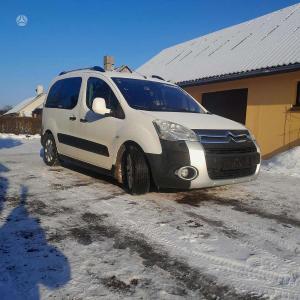 Balts Citroen Berlingo 2010 Marijampole, ar dzinēja tilpumu 1.56 L un nobraukumu 250 tūkst. km par 2100 €, foto 2 vietnē AUTOMOTO.COM.LV