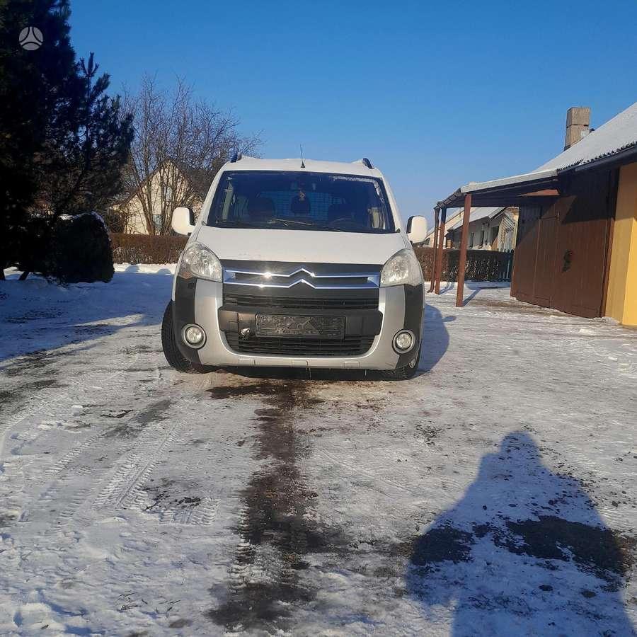 Balts Citroen Berlingo 2010 Marijampole, ar dzinēja tilpumu 1.56 L un nobraukumu 250 tūkst. km par 2100 €, foto 3 vietnē AUTOMOTO.COM.LV
