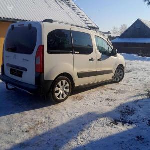Balts Citroen Berlingo 2010 Marijampole, ar dzinēja tilpumu 1.56 L un nobraukumu 250 tūkst. km par 2100 €, foto 5 vietnē AUTOMOTO.COM.LV