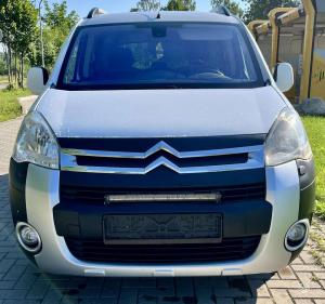 White Citroen Berlingo 2010 in Radviliskis, with an engine capacity of 1.56 L and mileage of 250 thousand km for 3900 €, photo 4 on AUTOMOTO.COM.LV