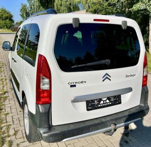 White Citroen Berlingo 2010 in Radviliskis, with an engine capacity of 1.56 L and mileage of 250 thousand km for 3900 €, photo 6 on AUTOMOTO.COM.LV