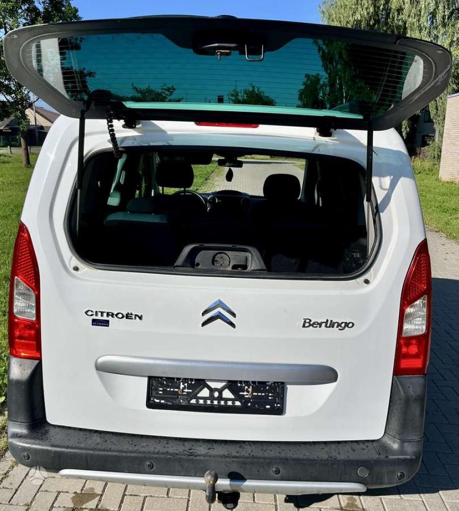 White Citroen Berlingo 2010 in Radviliskis, with an engine capacity of 1.56 L and mileage of 250 thousand km for 3900 €, photo 7 on AUTOMOTO.COM.LV