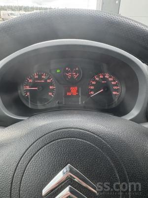 White Citroen Berlingo 2010 in Riga, with an engine capacity of 1.60 L and mileage of 392 thousand km for 1850 €, photo 8 on AUTOMOTO.COM.LV