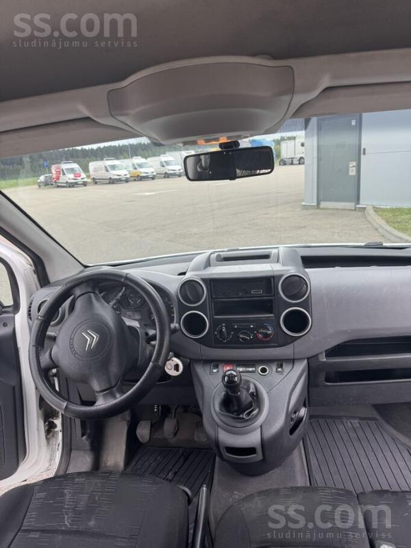 Balts Citroen Berlingo 2010 Rīga, ar dzinēja tilpumu 1.60 L un nobraukumu 392 tūkst. km par 1850 €, foto 9 vietnē AUTOMOTO.COM.LV