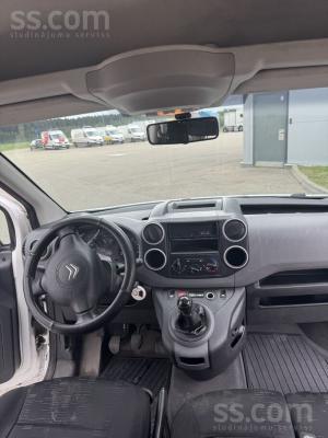 White Citroen Berlingo 2010 in Riga, with an engine capacity of 1.60 L and mileage of 392 thousand km for 1850 €, photo 9 on AUTOMOTO.COM.LV